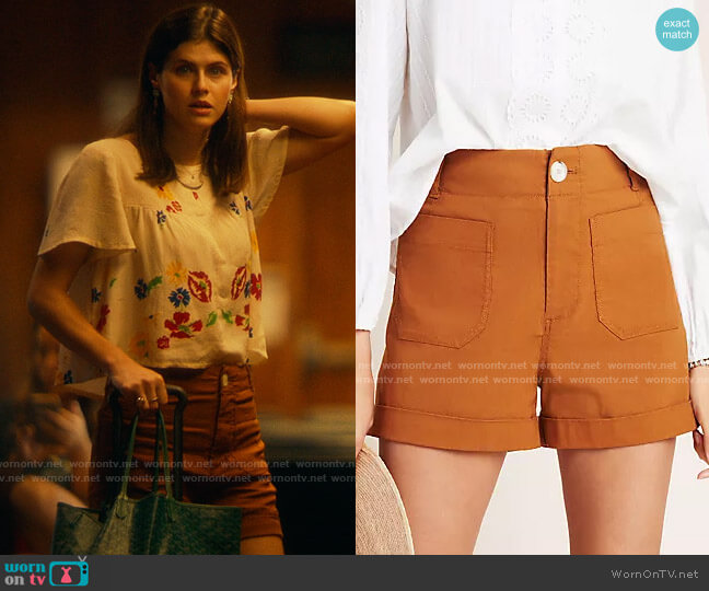 WornOnTV: Rachel’s tan shorts and floral top on The White Lotus ...