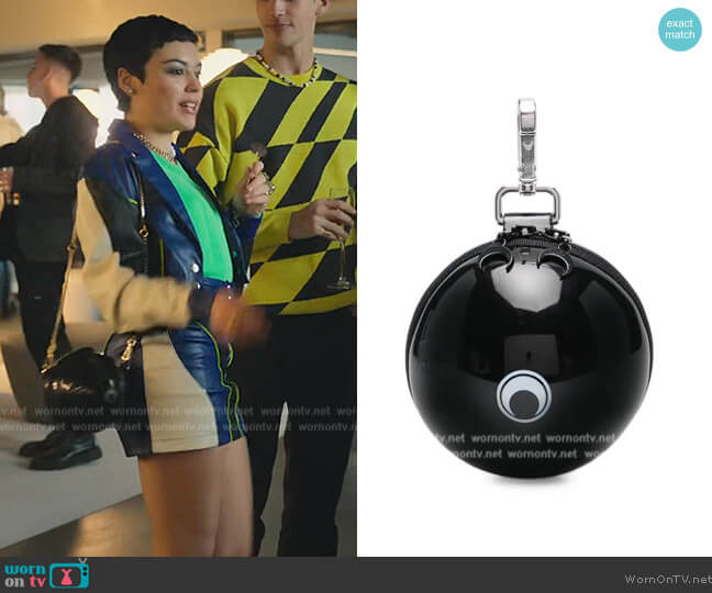 WornOnTV: Ari’s ball pouch bag on Elite | Carla Diaz | Clothes and ...