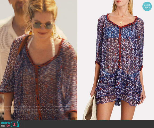 WornOnTV: Daphne’s blue printed beach coverup on The White Lotus ...