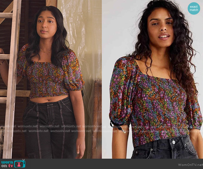 WornOnTV: Devi’s black floral print square neck top on Never Have I ...