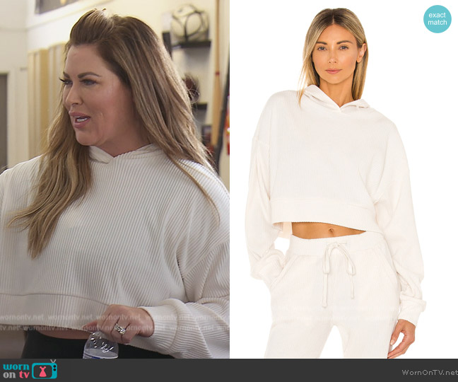 WornOnTV: Emiliy’s white ribbed cropped hoodie on The Real Housewives ...