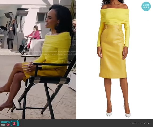 WornOnTV: Linsey’s yellow off-shoulder top and leather skirt on Good ...