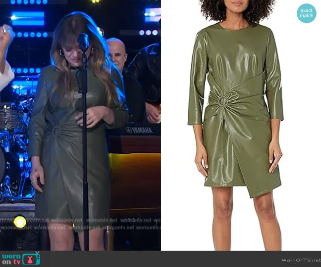 WornOnTV: Kelly’s green leather dress on The Kelly Clarkson Show ...