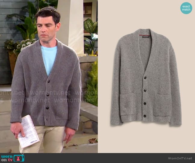 WornOnTV: Dave’s grey v-neck sweater on The Neighborhood | Max ...