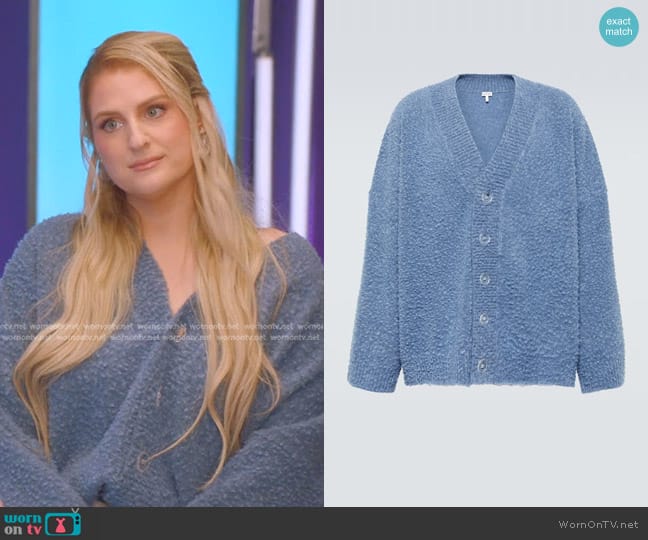 WornOnTV: Meghan Trainor’s blue oversized cardigan on American Idol ...