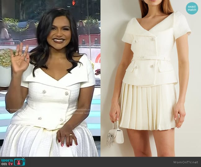 WornOnTV: Mindy Kaling’s white off-shoulder pleated tweed dress on ...