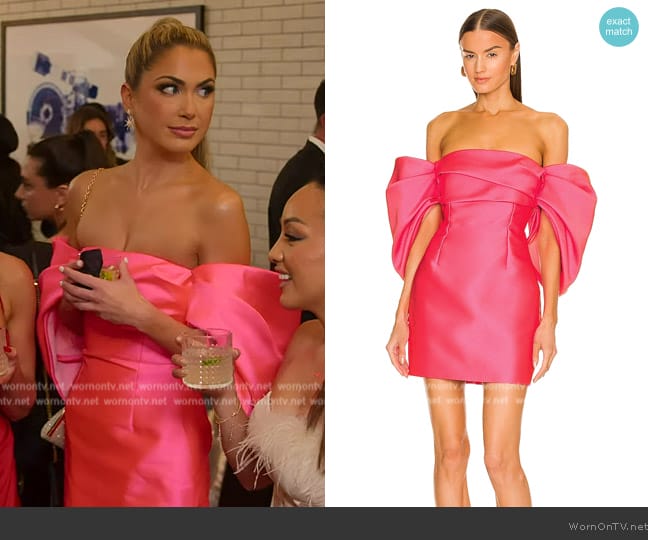 WornOnTV: Ali’s pink off shoulder dress on Selling the OC | Clothes and ...