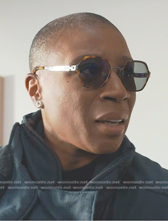 9-1-1 8x01 "Buzzkill" Outfits & Fashion | WornOnTV