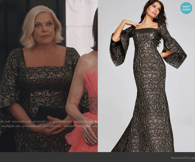 WornOnTV: Square neck jacquard dress on Elsbeth | Clothes and Wardrobe ...