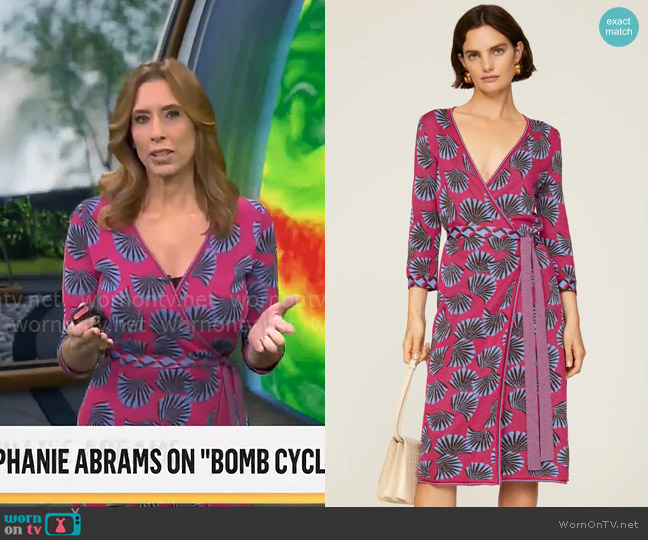 WornOnTV: Stephanie Abrams’ pink fan print wrap dress on CBS Mornings ...