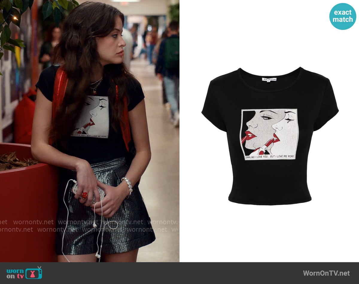 WornOnTV: Maxine’s black comic graphic tee and metallic shorts on Ginny & Georgia | Sara ...