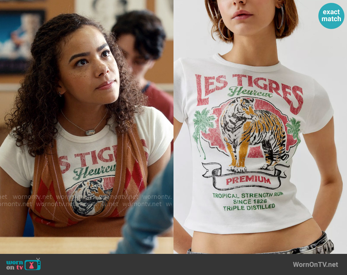 WornOnTV: Ginny’s tiger graphic tee and argyle sweater vest on Ginny & Georgia | Antonia Gentry ...