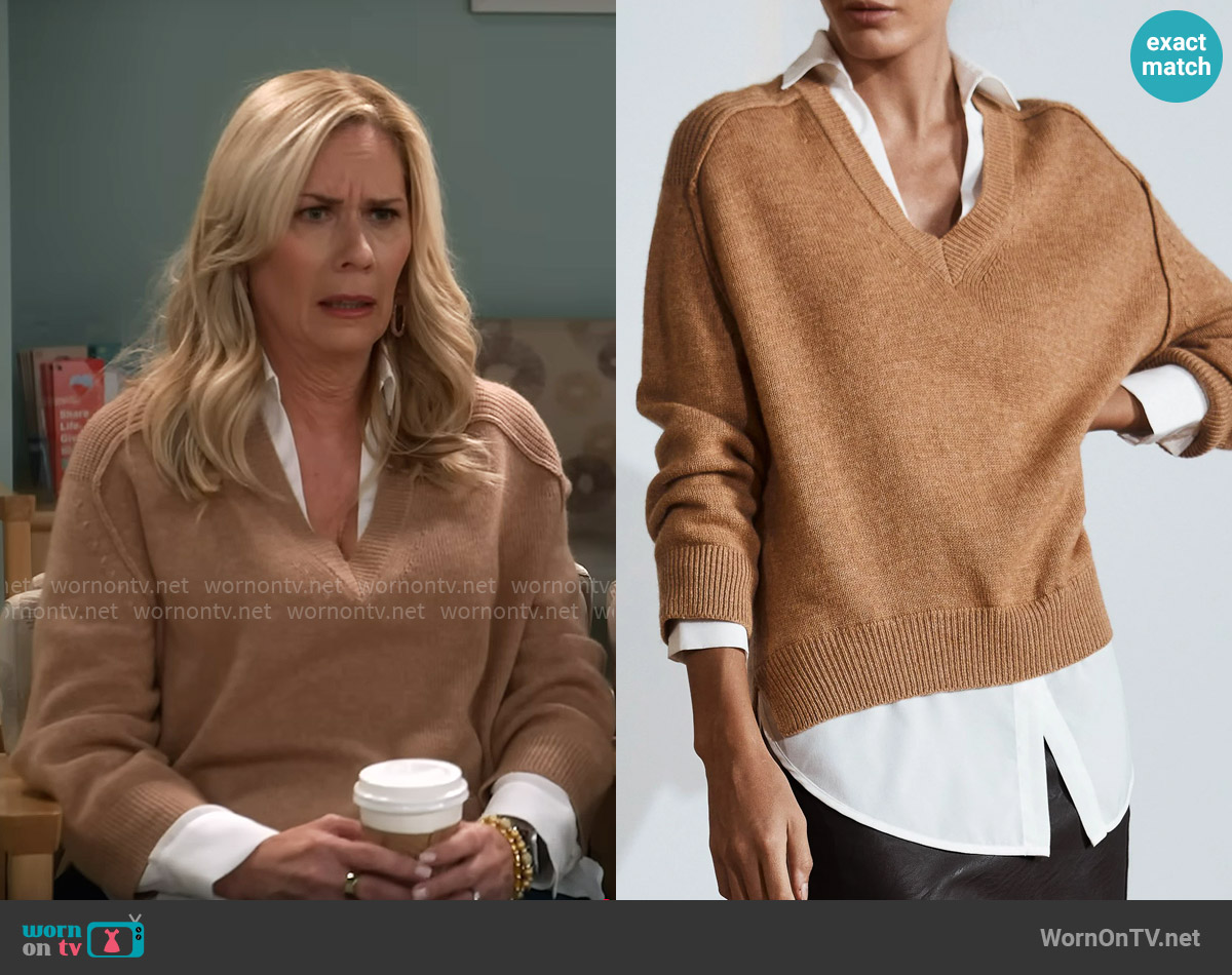 WornOnTV: Leanne’s camel layered sweater on Leanne | Leanne Morgan ...