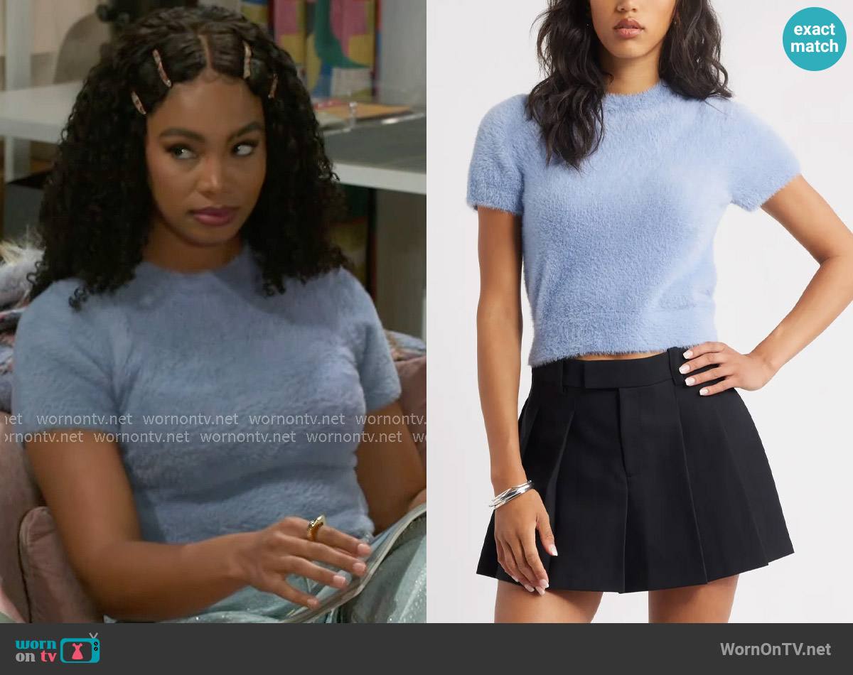 WornOnTV: Chelsea’s blue fluffy top and sparkly jeans on Beyond the ...